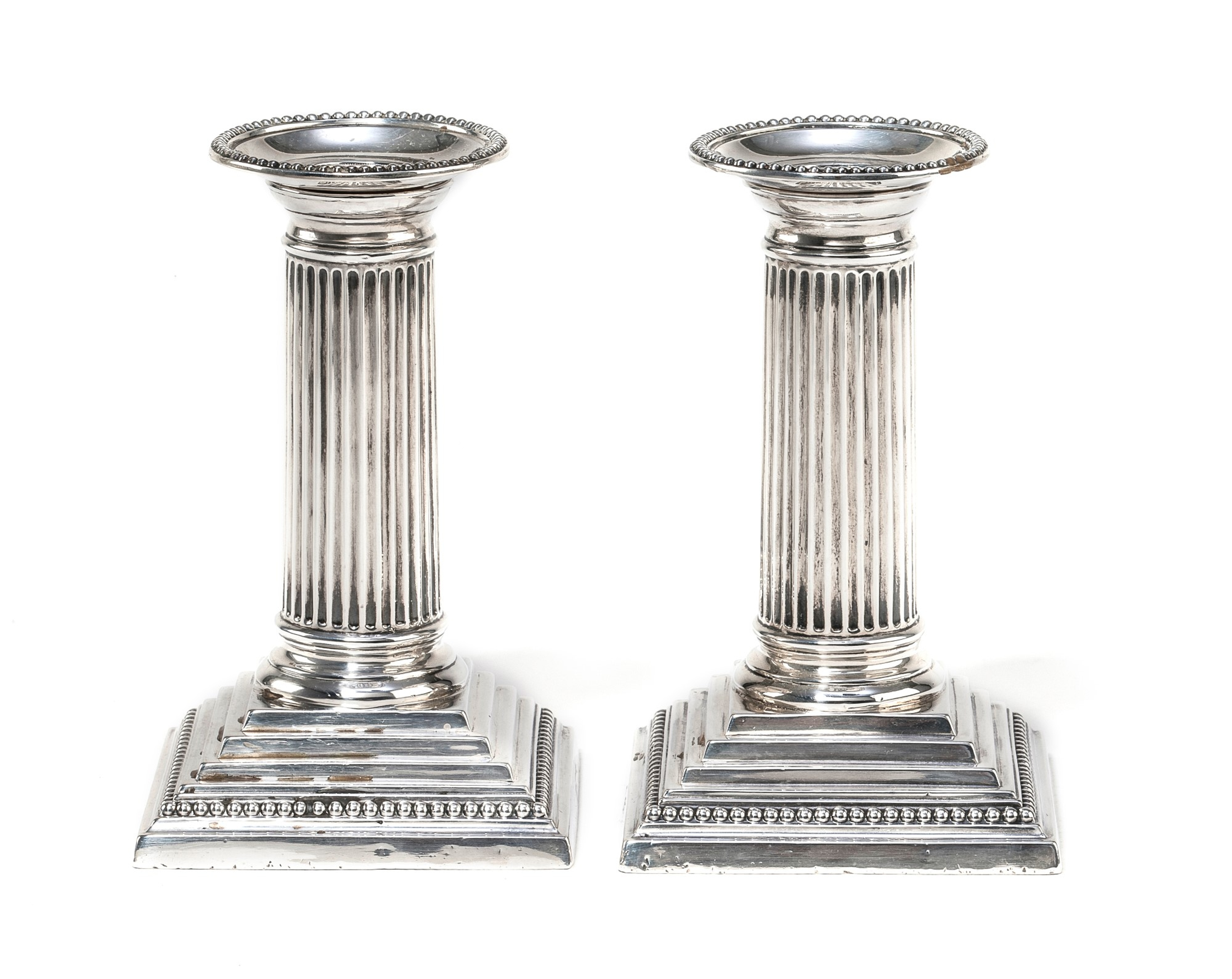 Paire de bougeoirs colonne d'époque Victorienne en… | Piguet