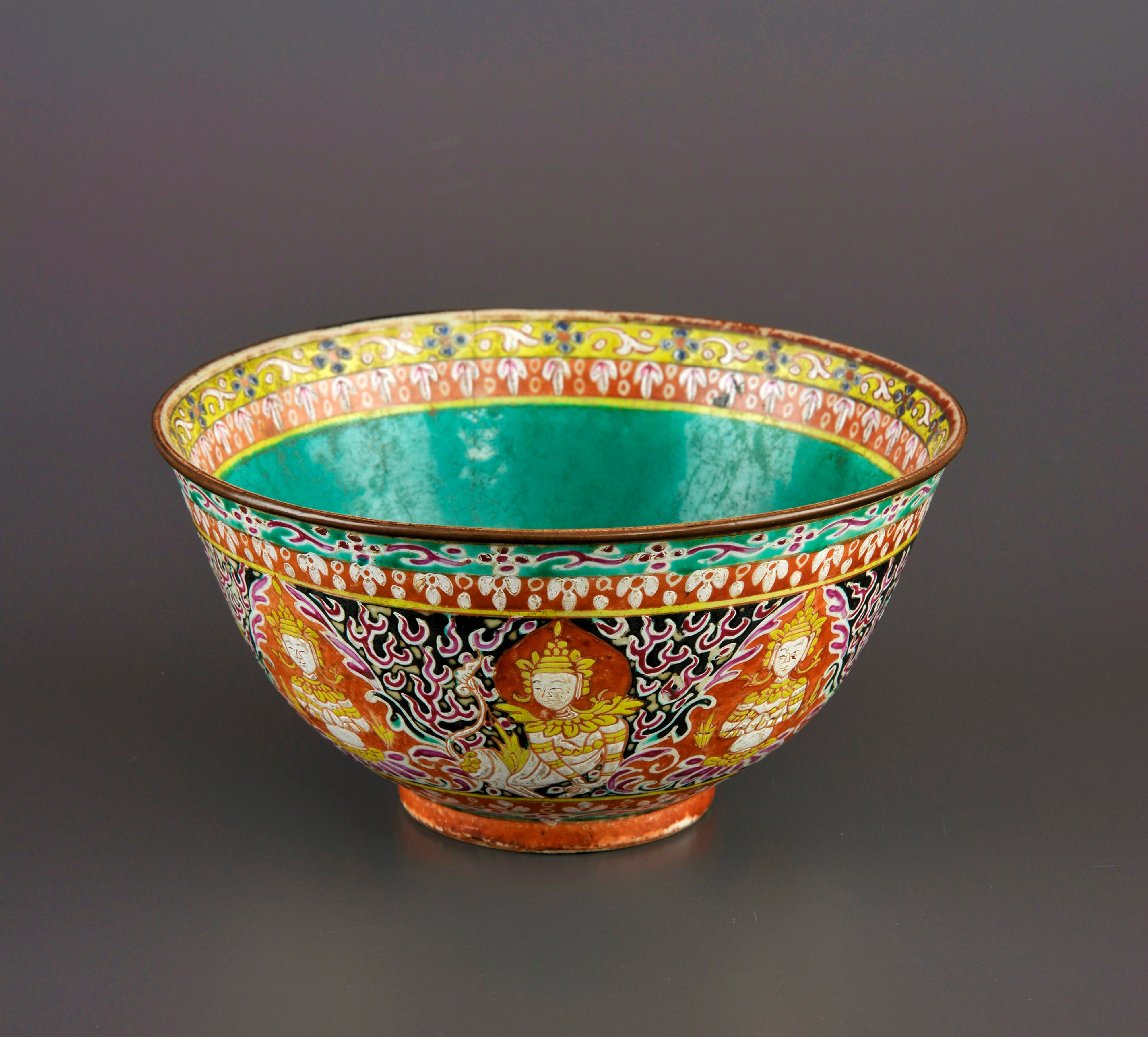 Bol en céramique à décor en émaux polychromes de… | Piguet