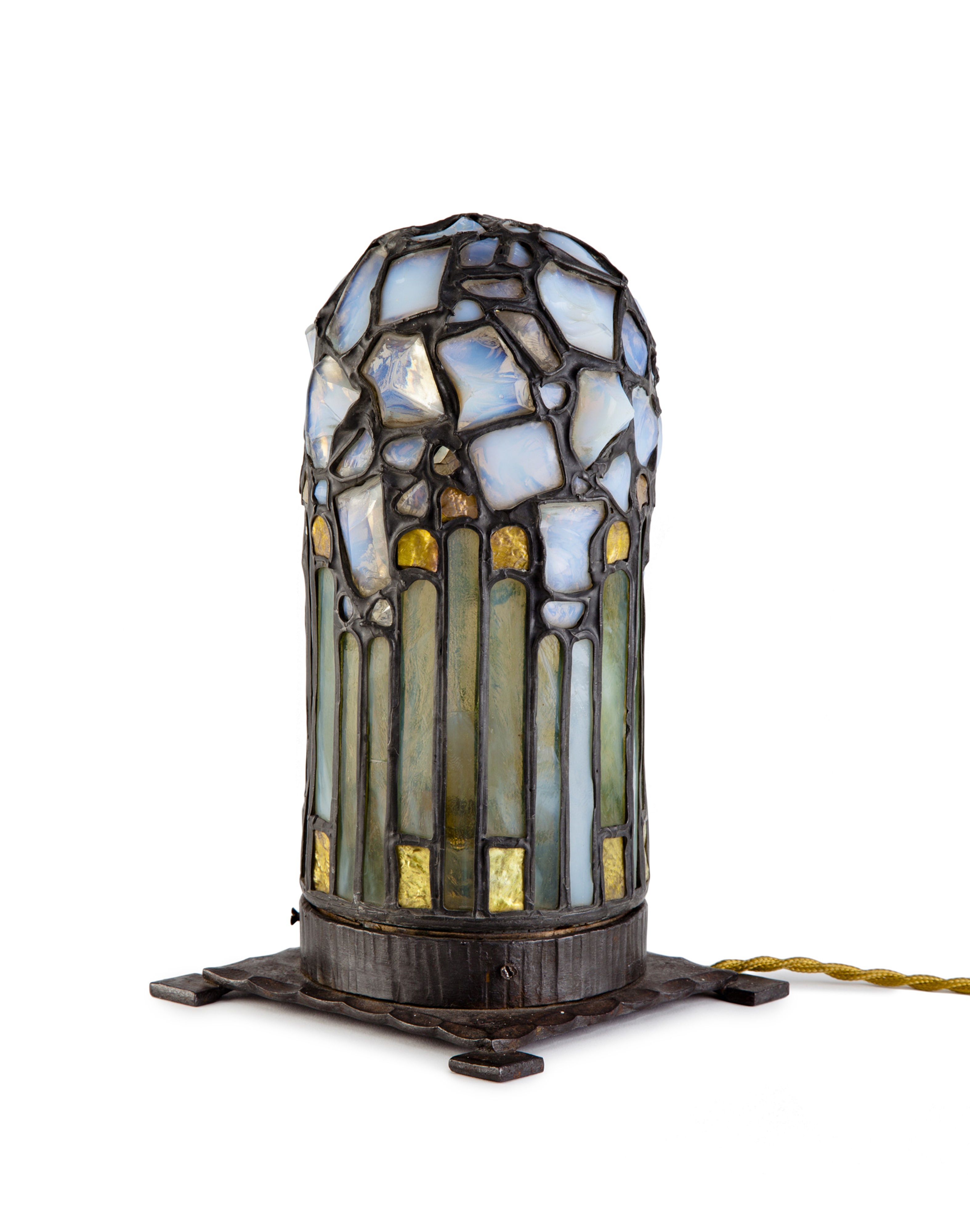 Lampe veilleuse tronconique, circa 1920, à décor… | Piguet