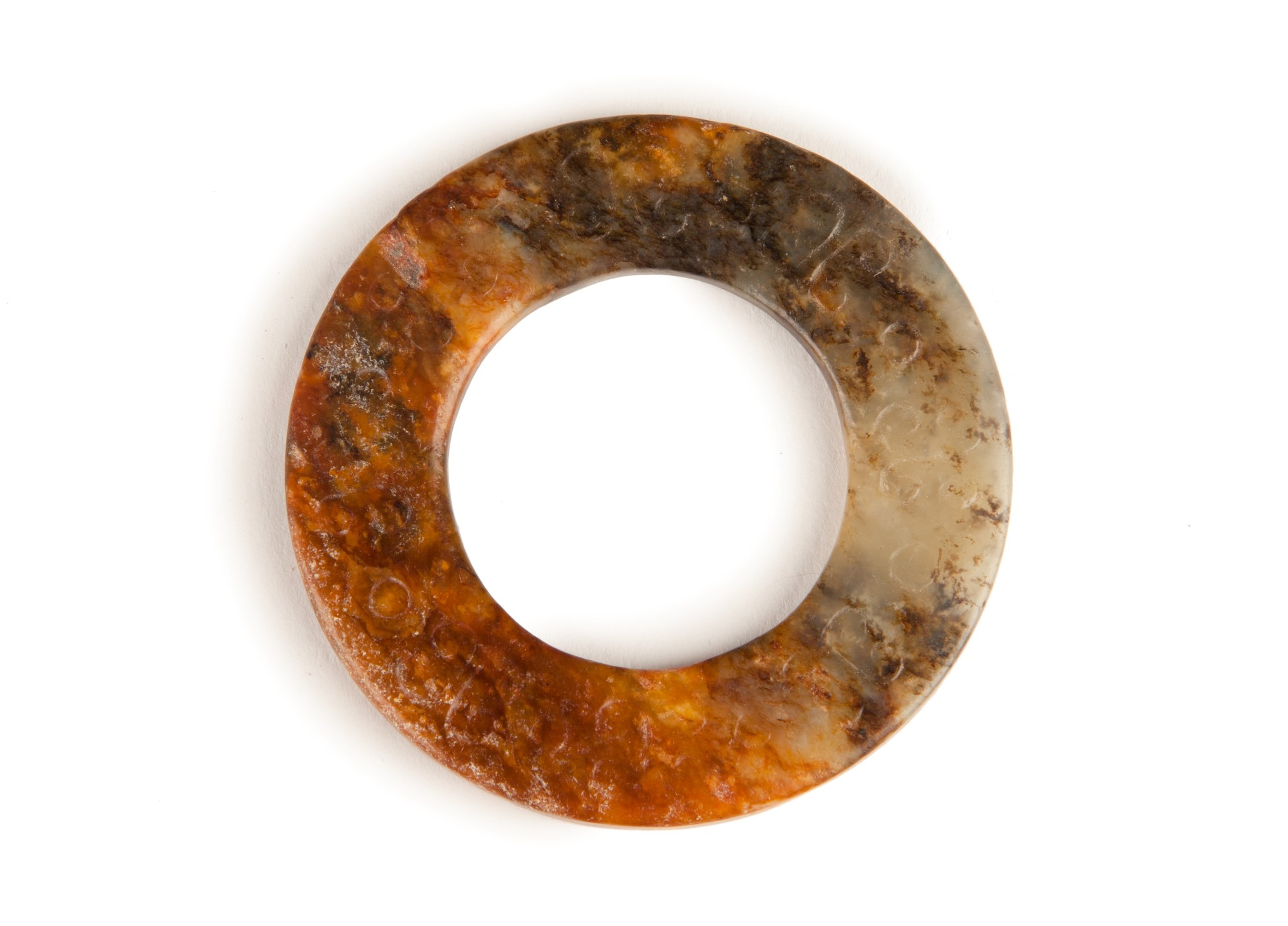 Disque bi en jade, Chine, décor de motifs… | Piguet