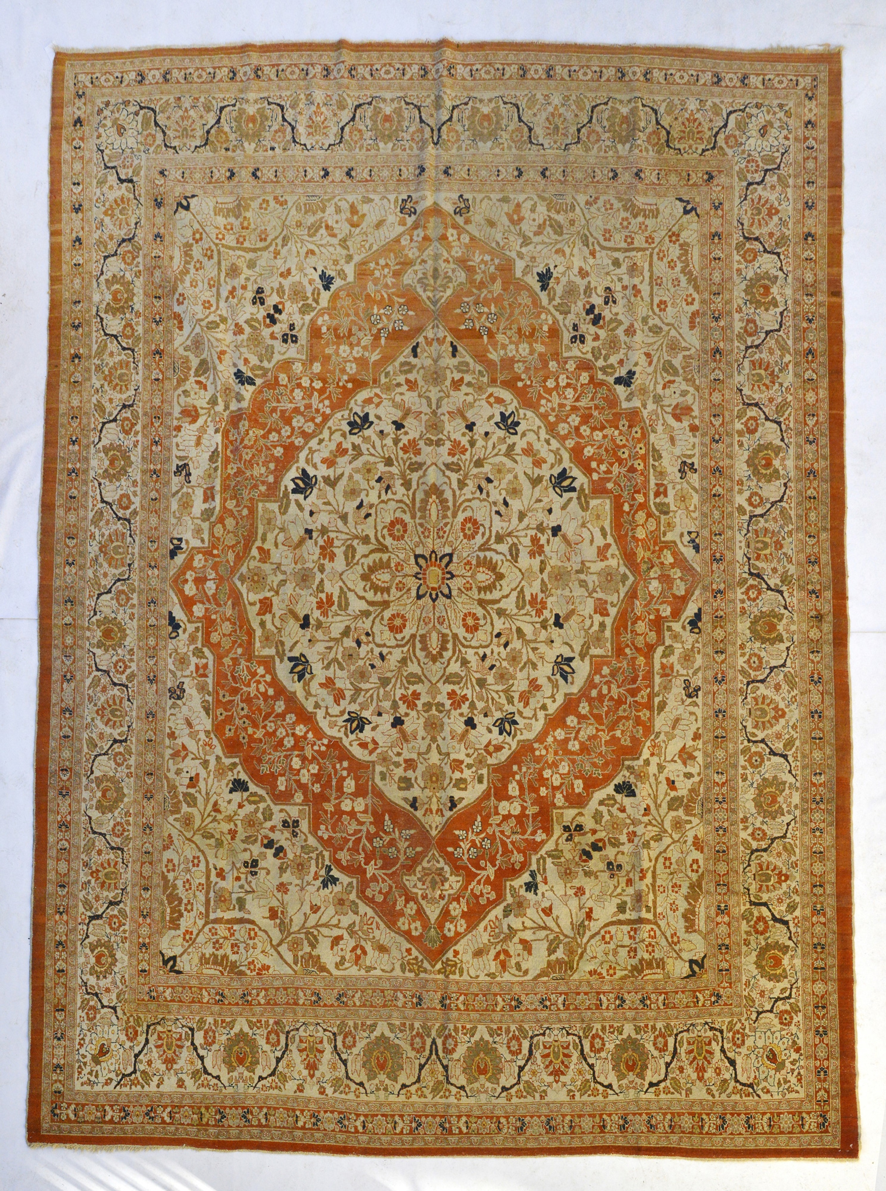 Tapis Tebriz, Iran, fin XIXe s. , à médaillon… | Piguet