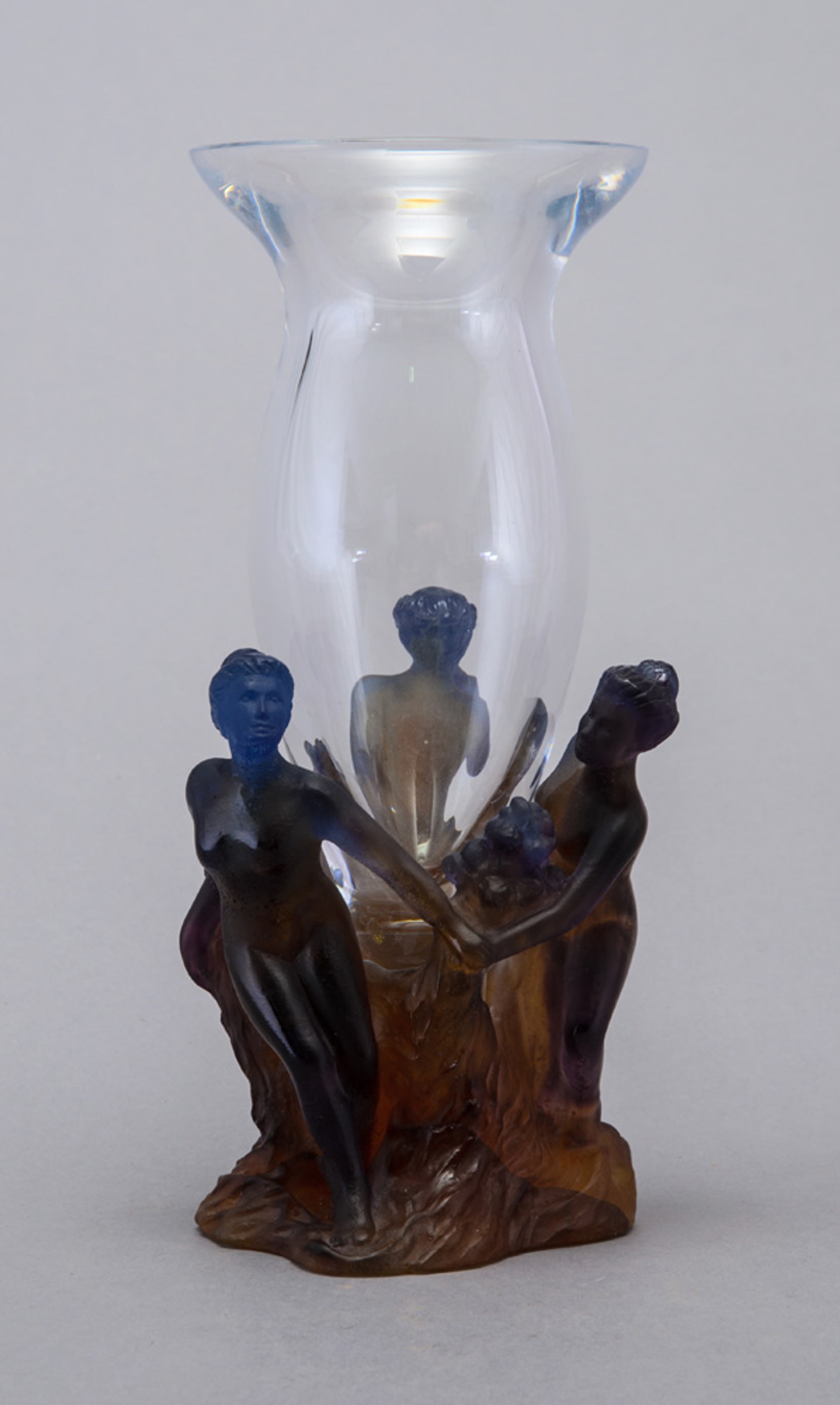 Vase en verre et pâte de verre signé Daum France,… | Piguet