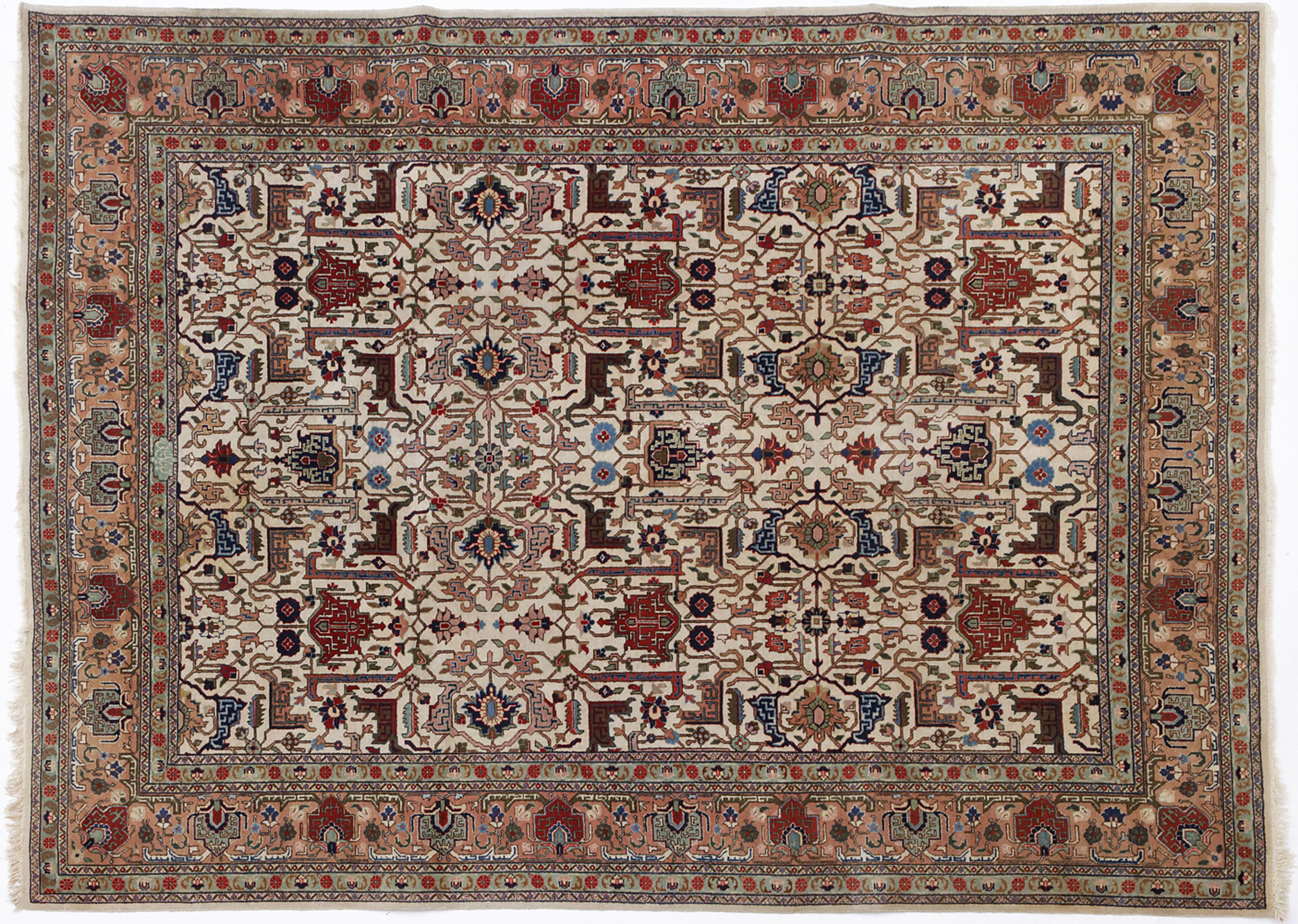 Tapis Tebriz, Iran, à champ central ivoire parsemé… | Piguet