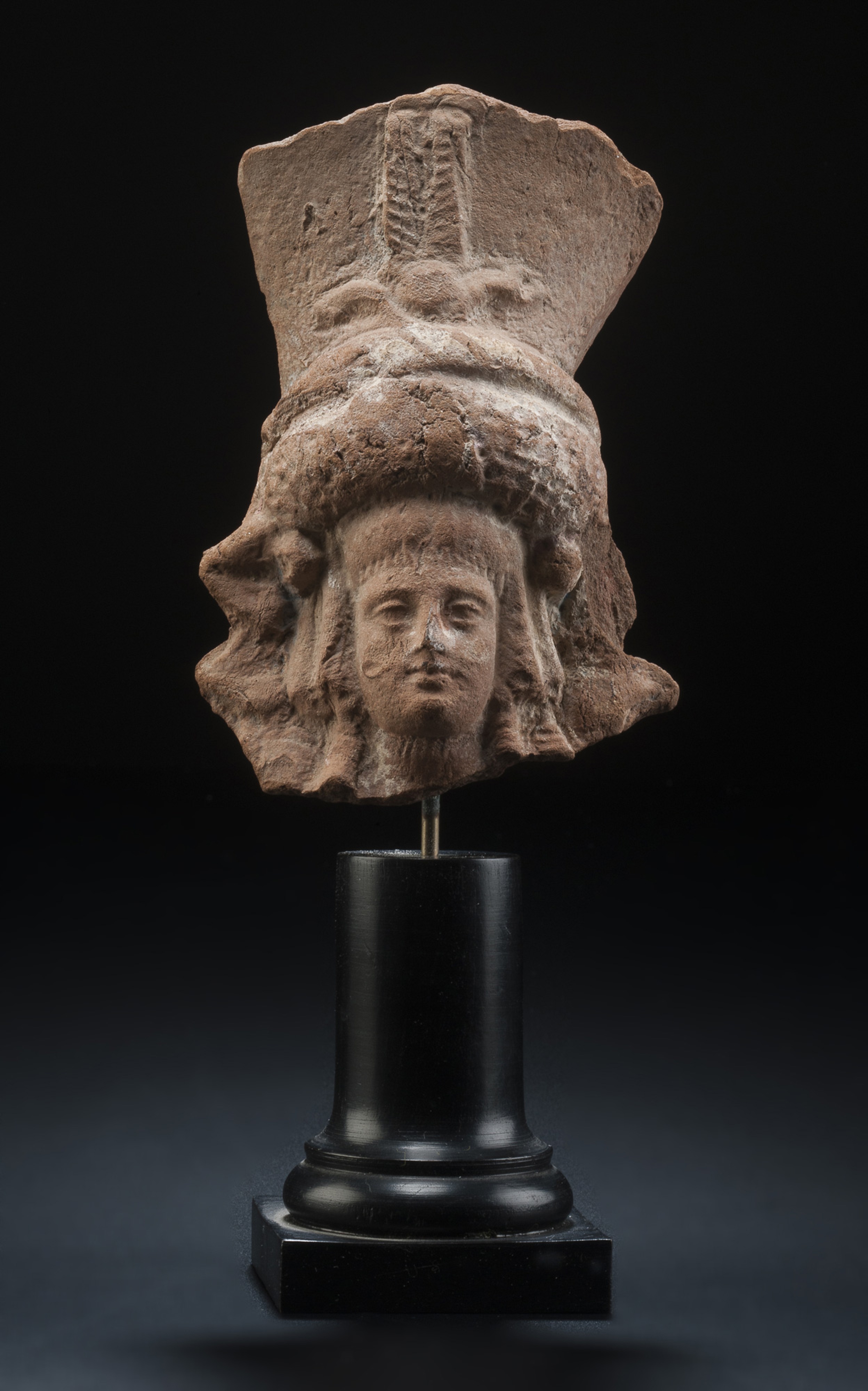 Isis-Aphrodite, statuette fragmentaire en terre… | Piguet
