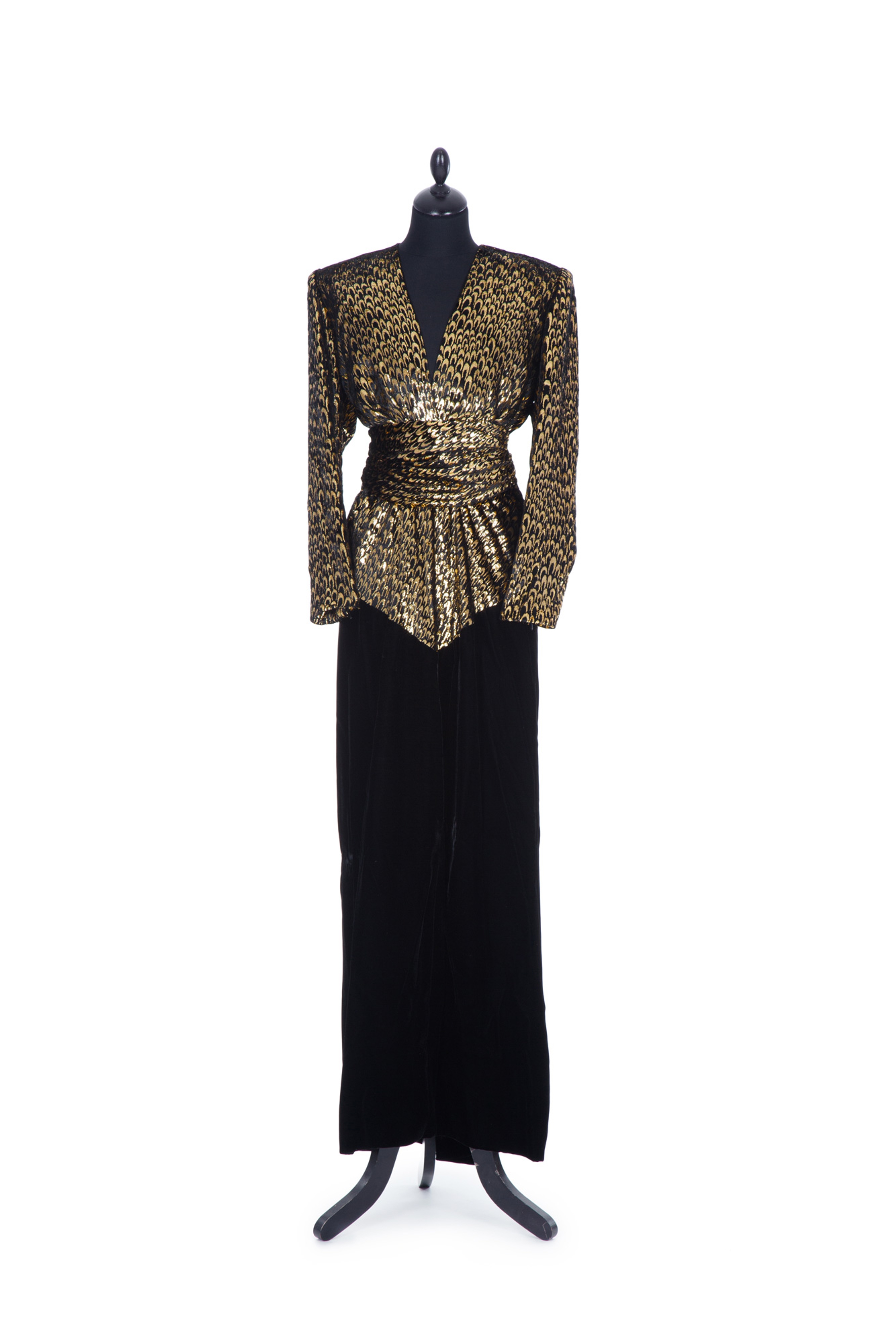 Givenchy, robe longue de soir en velours , années… | Piguet