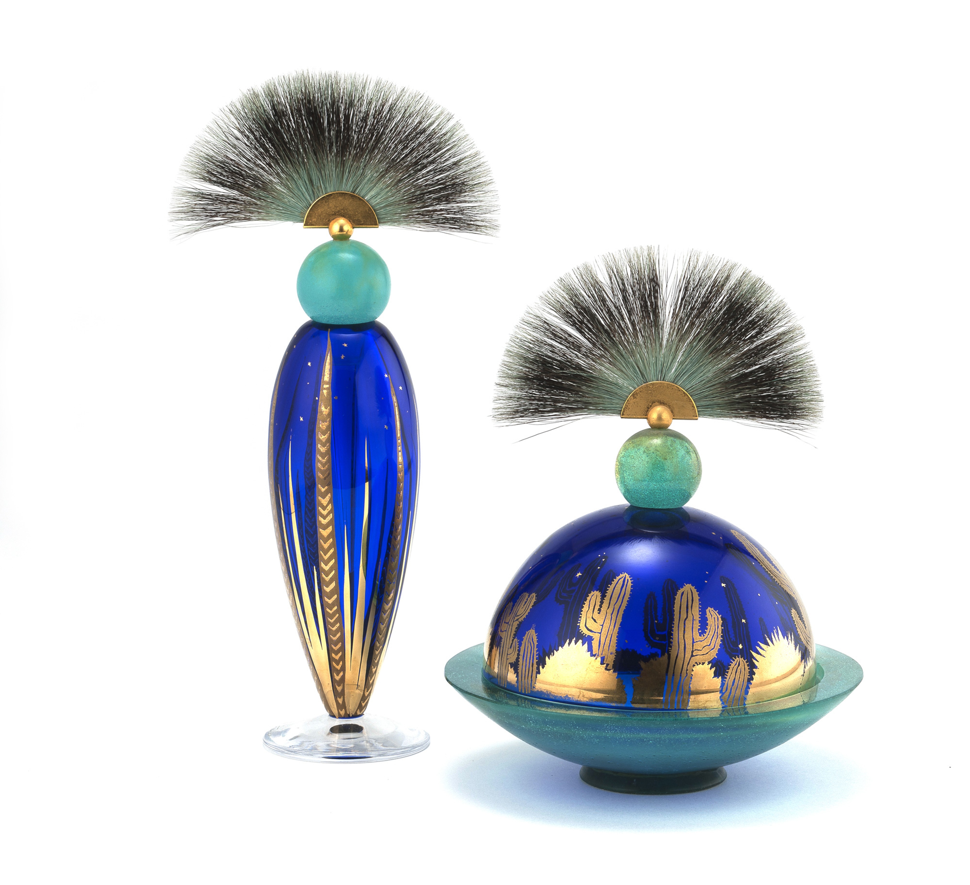 Ensemble d'un flacon et d'un porte-savon signés… | Piguet